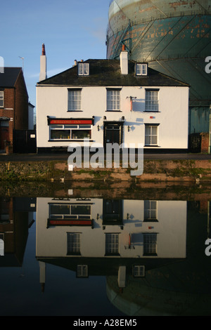 Welcome inn pub Exeter Canal Stock Photo - Alamy