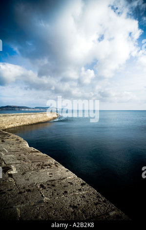 Lyme Regis, Dorset, UK. 13th January 2017. UK Weather. Dramatic rays of ...