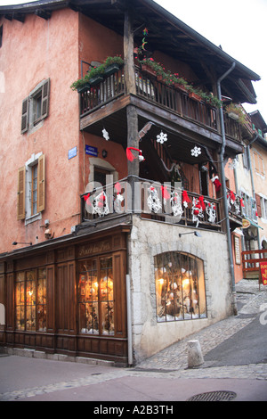 Christmas tree on balcony of shopping mall. Boxing day concept Stock ...