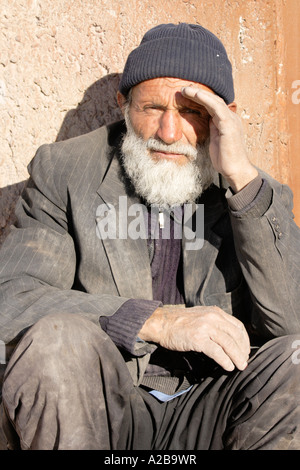 Portrait, Persian, Iranian man with a white turban, Mullah, Qom, Iran ...