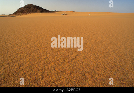Rock formations at Erg Rebianah, Ramlat Rabyanah Stock Photo - Alamy