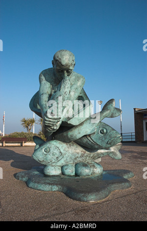 Statue at entrance to Deal Pier Kent, 'Embracing the Sea' by John Bucks ...
