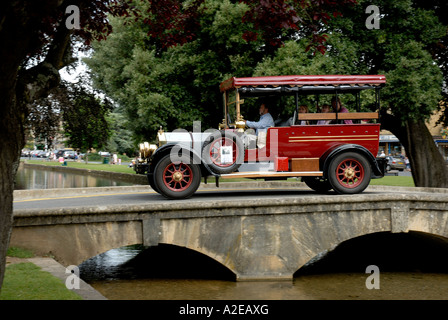 Charabanc in Bourton On The Water Charabang Stock Photo - Alamy