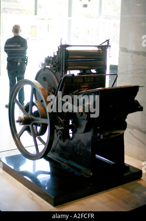 Early Printing Press Stock Photo - Alamy