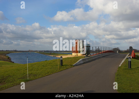 DORNEY LAKE OWNED BY ETON COLLEGE NEXT TO RIVER THAMES COURT LANE ...