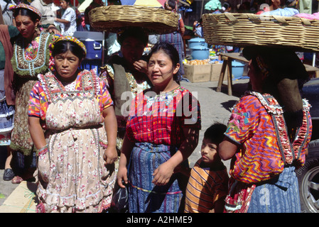 Women selling vegetables at Almolonga Market near Quetzaltenango in ...
