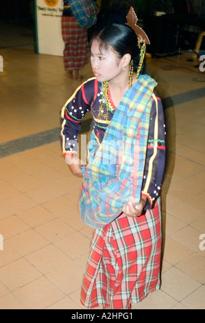 Traditional tribal dance & costumes of the B'laan (Bilaan) people of ...