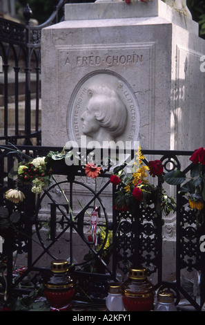 Chopin's grave Pere Lachaise Cemetery, Paris, France Stock Photo - Alamy