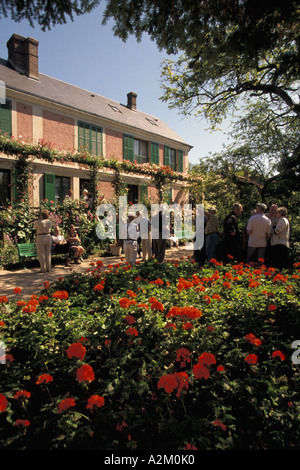 Monet’s house and visitors at Giverny, the garden of French ...