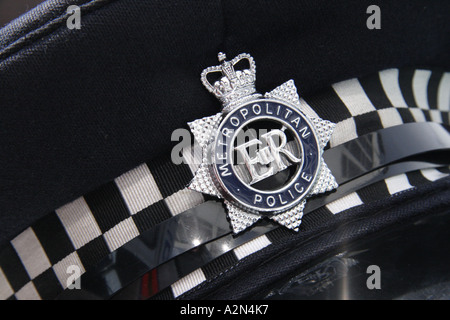 Cap badge of the London Metropolitan Police Stock Photo - Alamy
