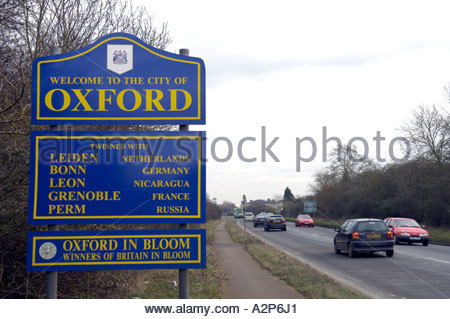 The Welcome to Oxford City sign Oxfordshire UK Stock Photo: 88415252 ...