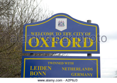 The Welcome to Oxford City sign Oxfordshire UK Stock Photo: 88415252 ...