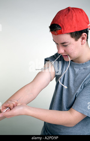 Man injecting heroin drugs Stock Photo - Alamy