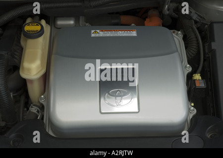 ENGINE IN 2004 TOYOTA PRIUS GASOLINE-ELECTRIC HYBRID CAR Stock Photo ...
