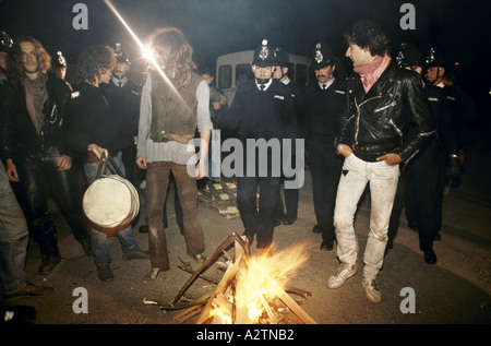 police hippie confrontation at stonehenge solstice police road block ...