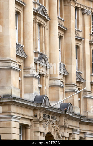 Old 1901 sandstone buildings of Salisbury House on Finsbury Circus and ...