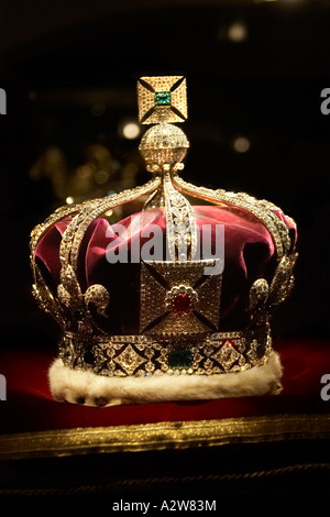 jewellery, crown jewels, crown of an English queen, England, circa ...