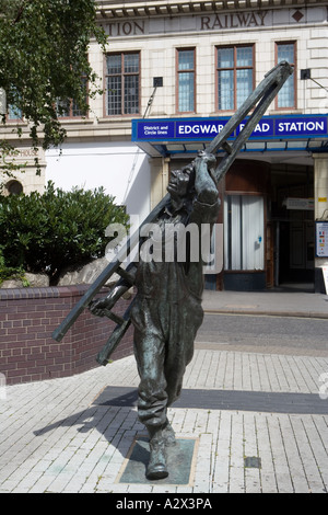 Bronze Statue of Window Cleaner, Edgware Road, London, England Stock ...