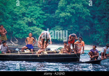Myanmar Burma Moken Tribe sea gypsy fisherman diving for Sea Cucumbers ...