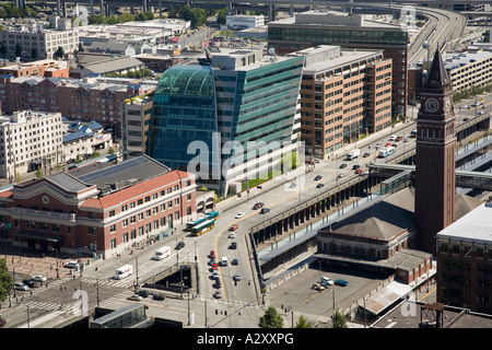 traffic on road in downtown of tokyo at night Stock Photo - Alamy
