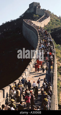 Crowds of people at the Great Wall of China, Beijing, China Stock Photo ...
