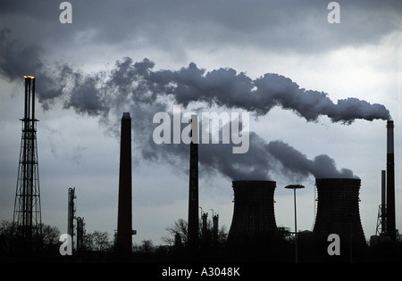 Shell Rhineland oil refinery, Cologne, Wesseling, Germany Stock Photo ...