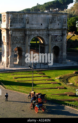 Tourist Carriages by the Arch of Constantine Rome Italy Stock Photo - Alamy