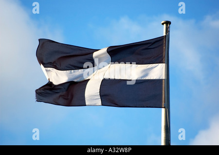 Cornish flag, Flag of Cornwall flying Stock Photo - Alamy