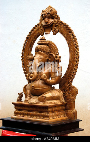 WOOD CARVING OF GANESA BY ARTIST VISWAM Stock Photo - Alamy