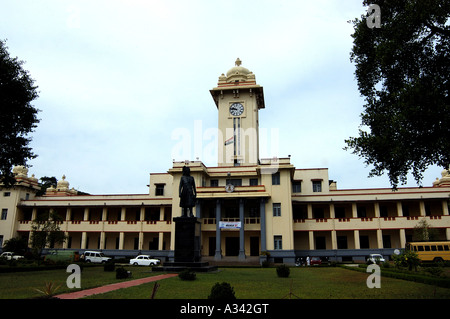 KERALA UNIVERSITY BUILDING TRIVANDRUM Stock Photo - Alamy