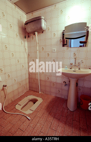 Muslim squat toilet Stock Photo - Alamy