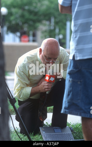 AP Television reporter Warren Levinson files story from Boulder ...