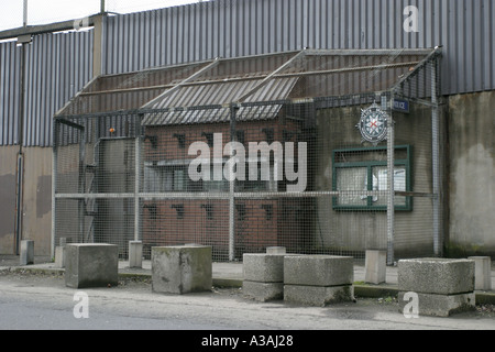 Royal Ulster Constabulary (RUC) and PSNI logos side by side Stock Photo ...