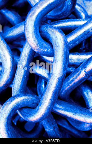Heavy metal chain in a jumbled mess Stock Photo - Alamy