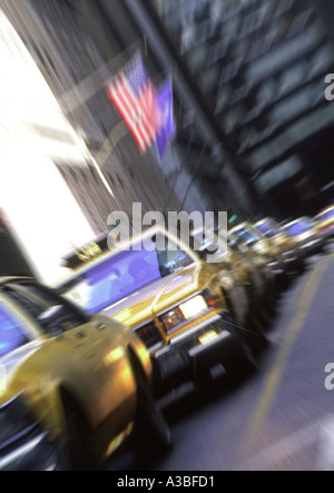 Taxi cabs line up on a New York city street Stock Photo - Alamy