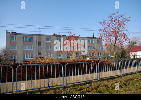 Typical small block of flats in suburbia Stock Photo - Alamy
