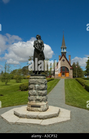 Statue of Evangeline in front of church, Gran Pre National HIstoric ...