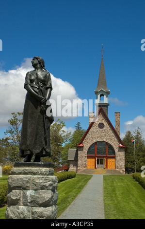 Statue of Evangeline in front of church, Gran Pre National HIstoric ...
