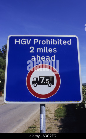 A Two Ton weight limit sign Stock Photo - Alamy