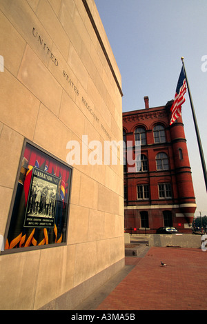 Outside view of the United States Holocaust Memorial Museum in ...
