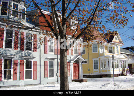 Examples of Canadian Victorian house architecture from the 19th century ...