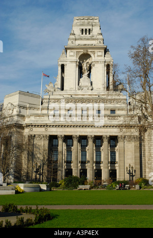 Ten Trinity Square, Tower Hill, London, England Stock Photo - Alamy