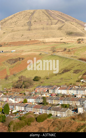 Stanleytown Terraced rows of Valleys village Old Smokey coal tip to ...