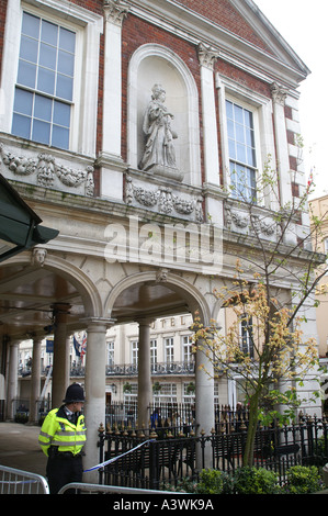 The guildhall Windsor registry office and security checks Stock Photo ...