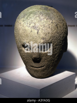 fine arts, early history, Ireland, jewellery, two circlets, right: torc ...