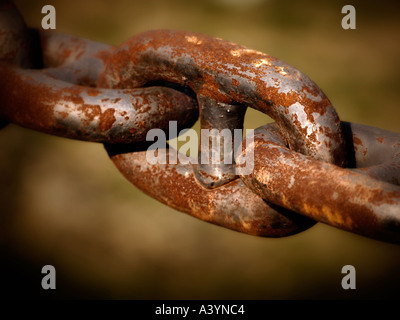 A giant rusty chain link Stock Photo - Alamy