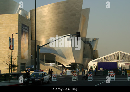 the new Los Angeles Philharmonic Walt Disney Concert Hall Stock Photo ...
