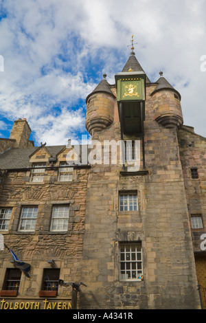 canongate close by canongate tolbooth Stock Photo - Alamy