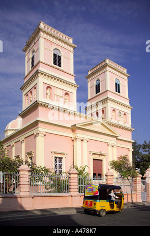 French colonial architecture in Pondicherry (Puducherry), Tamil Nadu ...