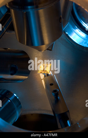 Examining the surface of micro electronic devices using x-ray photo ...